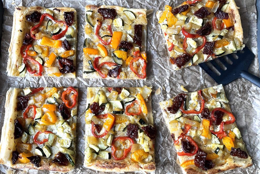 Gemüse-Tarte mit Blätterteig – Iss bunt – Foodblog